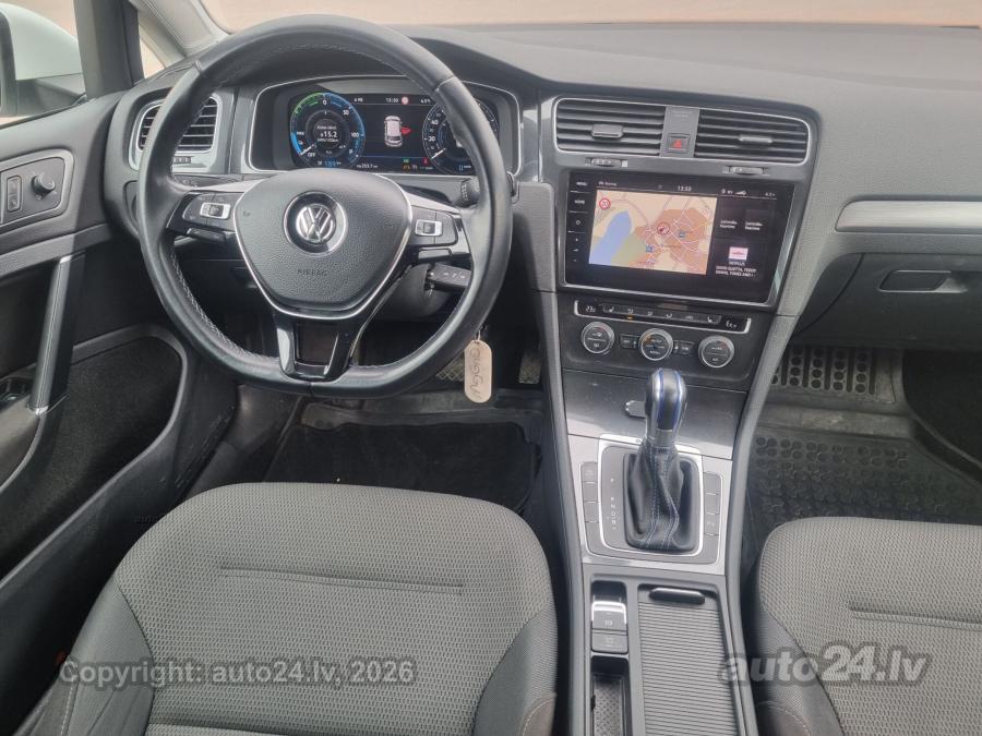 Balts Volkswagen Golf 2018 Pelva, ar dzinēja tilpumu 0.00 L un nobraukumu 180 tūkst. km par 9990 €, foto 10 vietnē AUTOMOTO.COM.LV
