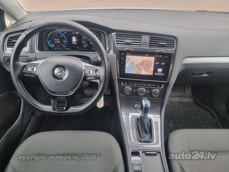 Balts Volkswagen Golf 2018 Pelva, ar dzinēja tilpumu 0.00 L un nobraukumu 180 tūkst. km par 9990 €, foto 12 vietnē AUTOMOTO.COM.LV