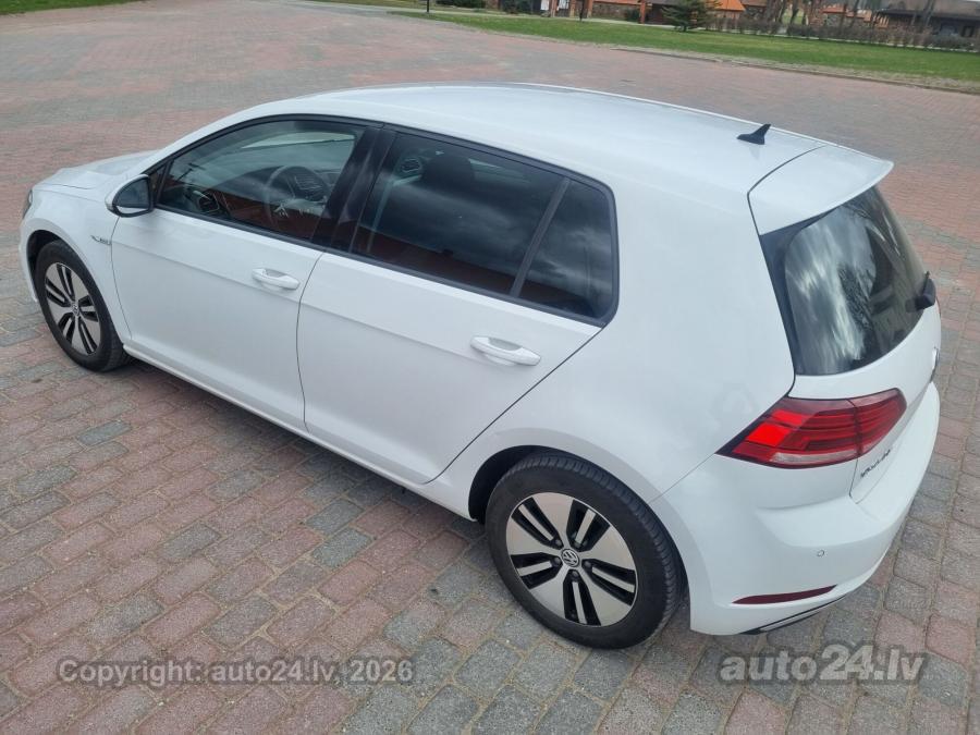Balts Volkswagen Golf 2018 Pelva, ar dzinēja tilpumu 0.00 L un nobraukumu 180 tūkst. km par 9990 €, foto 18 vietnē AUTOMOTO.COM.LV