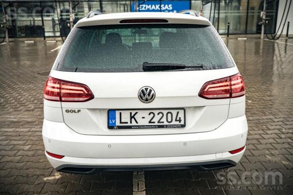 White Volkswagen Golf 2018 in Riga, with an engine capacity of 1.60 L and mileage of 0 thousand km for 6990 €, photo 5 on AUTOMOTO.COM.LV