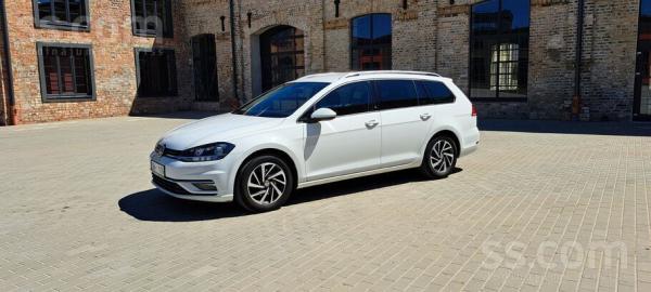 White Volkswagen Golf 2018 in Riga, with an engine capacity of 2.00 L and mileage of 160 thousand km for 10750 €, photo 6 on AUTOMOTO.COM.LV