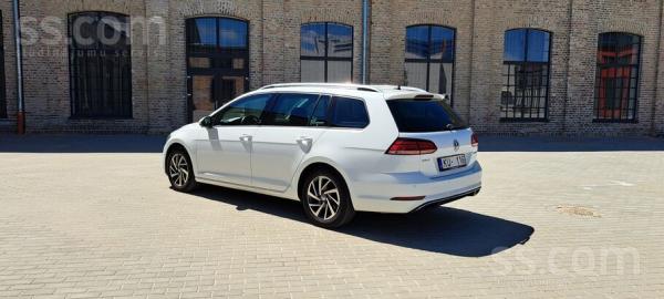 White Volkswagen Golf 2018 in Riga, with an engine capacity of 2.00 L and mileage of 160 thousand km for 10750 €, photo 9 on AUTOMOTO.COM.LV