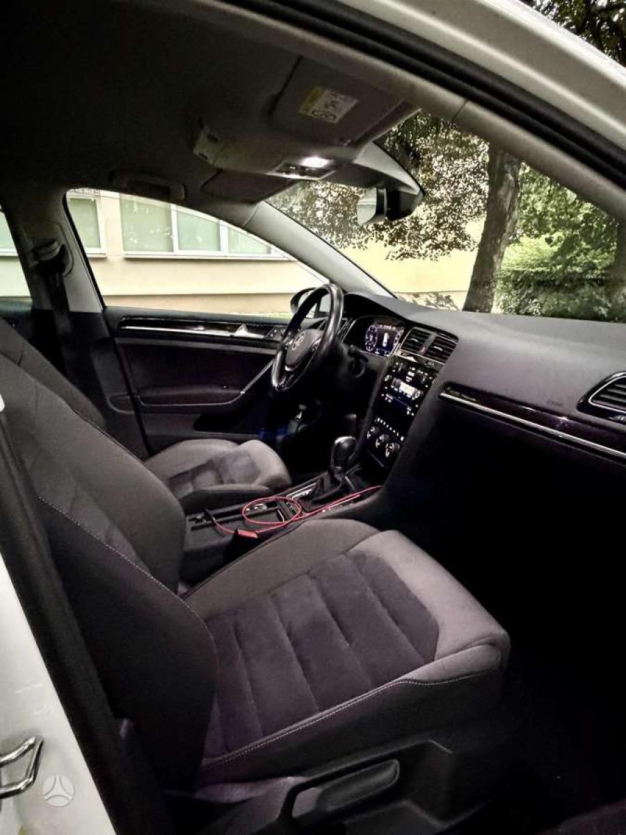 Balts Volkswagen Golf 2018 Kauņa, ar dzinēja tilpumu 2.00 L un nobraukumu 199 tūkst. km par 12700 €, foto 26 vietnē AUTOMOTO.COM.LV