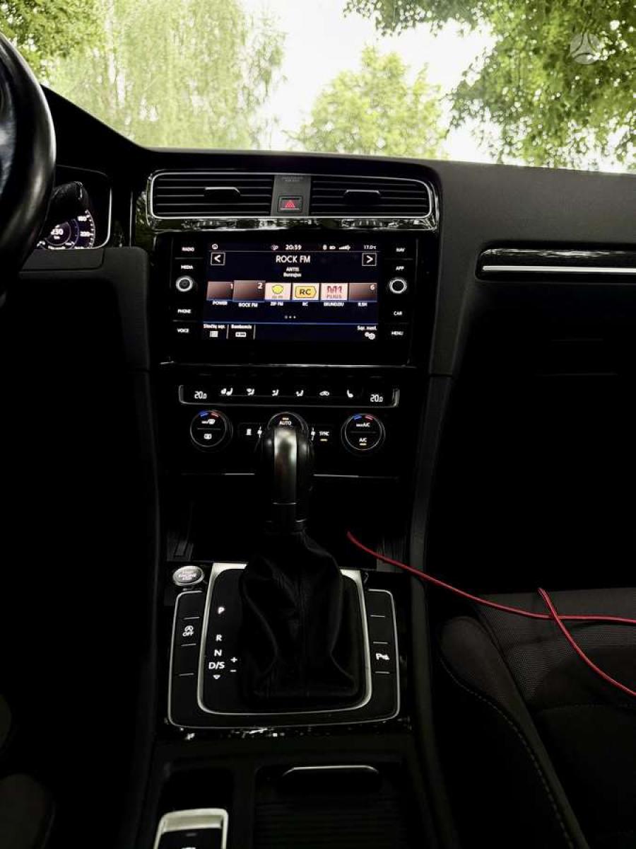 Balts Volkswagen Golf 2018 Kauņa, ar dzinēja tilpumu 2.00 L un nobraukumu 199 tūkst. km par 12700 €, foto 33 vietnē AUTOMOTO.COM.LV