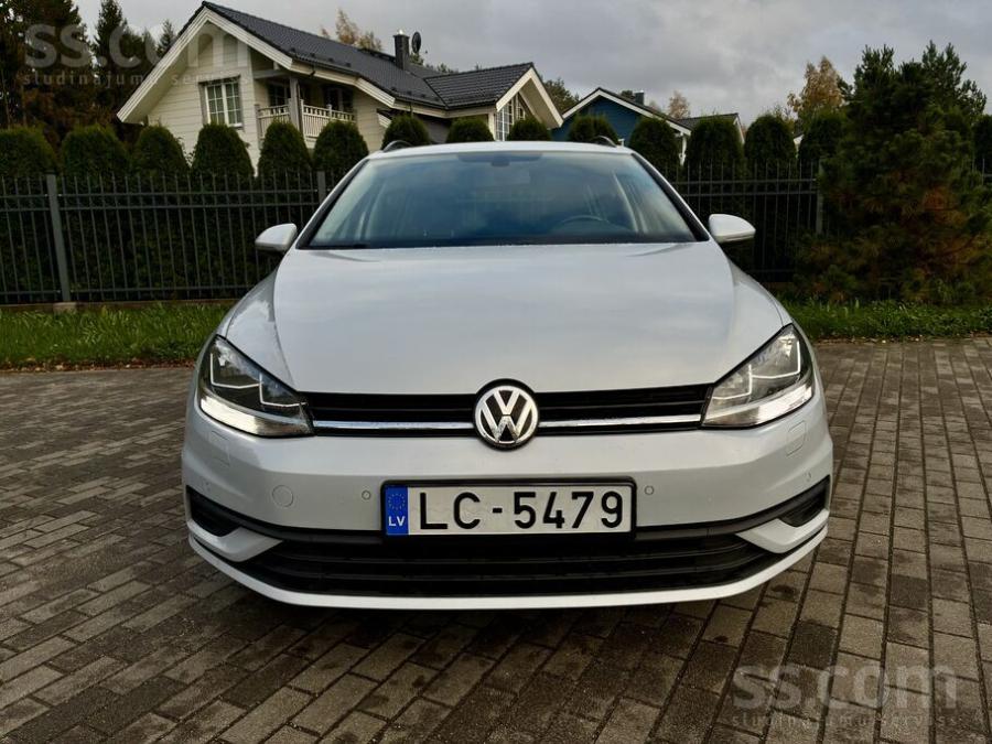 White Volkswagen Golf 2018 in Riga, with an engine capacity of 1.40 L and mileage of 180 thousand km for 7500 €, photo 6 on AUTOMOTO.COM.LV