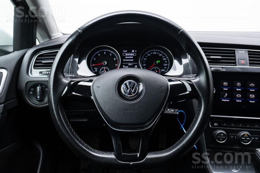 White Volkswagen Golf 2019 in Riga, with an engine capacity of 1.50 L and mileage of 151 thousand km for 10490 €, photo 16 on AUTOMOTO.COM.LV