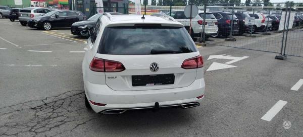 White Volkswagen Golf 2019 in Klaipeda, with an engine capacity of 2.00 L and mileage of 212 thousand km for 10900 €, photo 5 on AUTOMOTO.COM.LV
