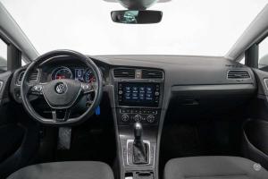 White Volkswagen Golf 2019 in Vilnius, with an engine capacity of 2.00 L and mileage of 163 thousand km for 12650 €, photo 8 on AUTOMOTO.COM.LV
