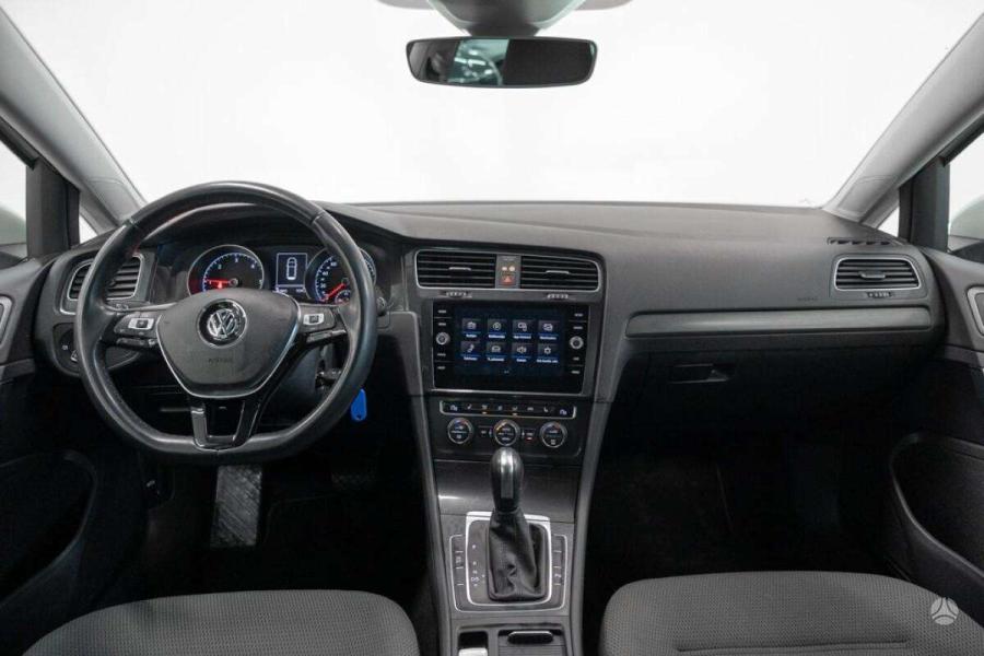 White Volkswagen Golf 2019 in Vilnius, with an engine capacity of 2.00 L and mileage of 163 thousand km for 12650 €, photo 8 on AUTOMOTO.COM.LV