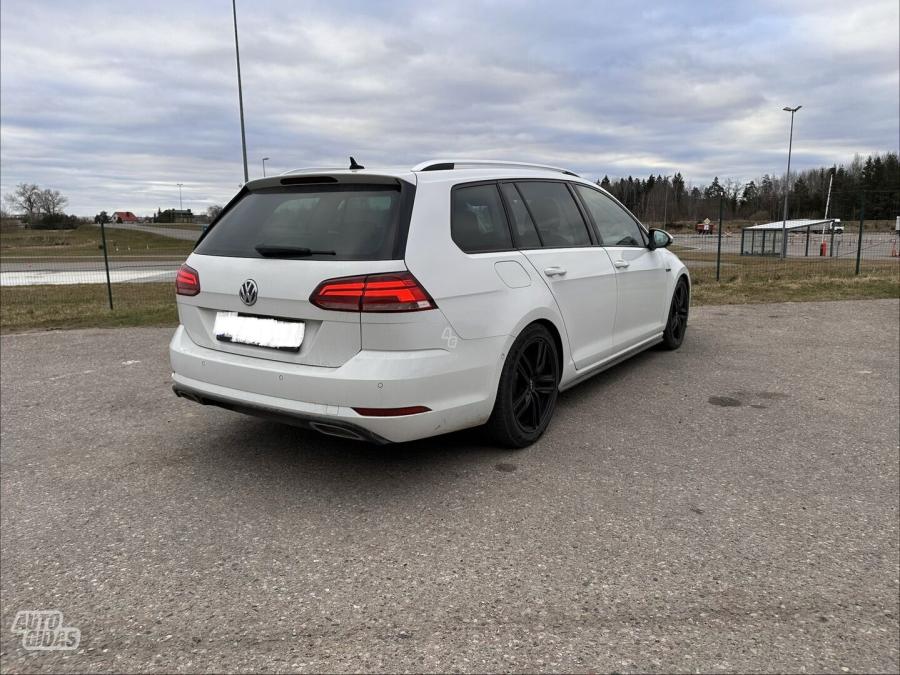 White Volkswagen Golf 2019 in Vilnius, with an engine capacity of 2.00 L and mileage of 110 thousand km for 16350 €, photo 7 on AUTOMOTO.COM.LV