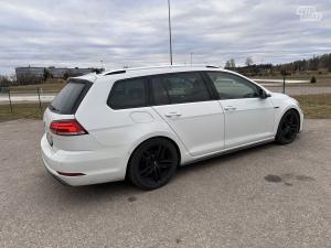 White Volkswagen Golf 2019 in Vilnius, with an engine capacity of 2.00 L and mileage of 110 thousand km for 16350 €, photo 8 on AUTOMOTO.COM.LV