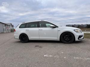 White Volkswagen Golf 2019 in Vilnius, with an engine capacity of 2.00 L and mileage of 110 thousand km for 16350 €, photo 9 on AUTOMOTO.COM.LV