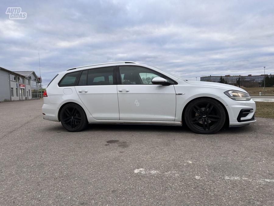 White Volkswagen Golf 2019 in Vilnius, with an engine capacity of 2.00 L and mileage of 110 thousand km for 16350 €, photo 9 on AUTOMOTO.COM.LV