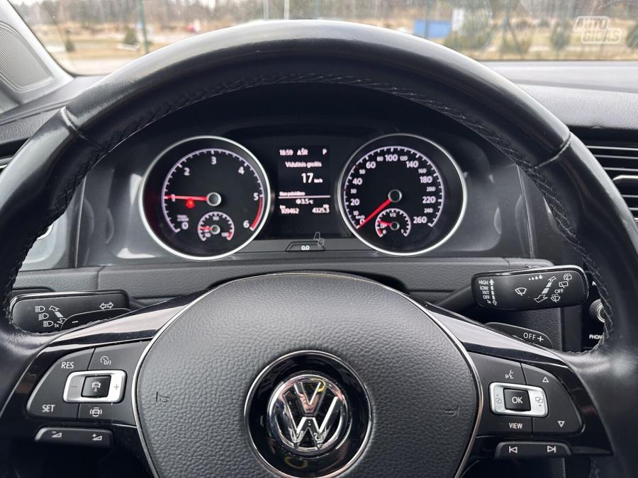 White Volkswagen Golf 2019 in Vilnius, with an engine capacity of 2.00 L and mileage of 110 thousand km for 16350 €, photo 15 on AUTOMOTO.COM.LV
