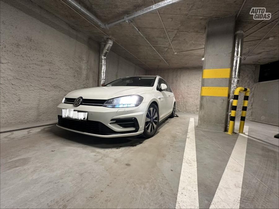 White Volkswagen Golf 2019 in Vilnius, with an engine capacity of 2.00 L and mileage of 110 thousand km for 16350 €, photo 19 on AUTOMOTO.COM.LV