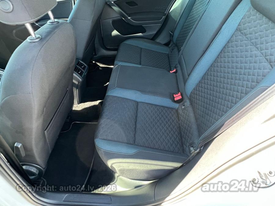 White Volkswagen Golf 2019 in Tallinn, with an engine capacity of 2.00 L and mileage of 140 thousand km for 14500 €, photo 16 on AUTOMOTO.COM.LV
