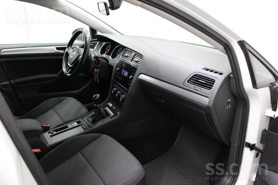 White Volkswagen Golf 2019 in Riga, with an engine capacity of 1.60 L and mileage of 293 thousand km for 7990 €, photo 12 on AUTOMOTO.COM.LV
