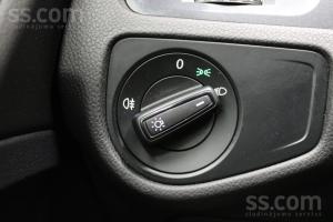 White Volkswagen Golf 2019 in Riga, with an engine capacity of 1.60 L and mileage of 293 thousand km for 7990 €, photo 15 on AUTOMOTO.COM.LV