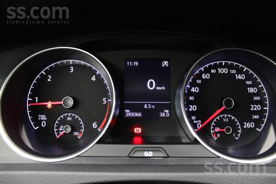 White Volkswagen Golf 2019 in Riga, with an engine capacity of 1.60 L and mileage of 293 thousand km for 7990 €, photo 16 on AUTOMOTO.COM.LV