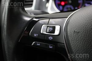 White Volkswagen Golf 2019 in Riga, with an engine capacity of 1.60 L and mileage of 293 thousand km for 7990 €, photo 17 on AUTOMOTO.COM.LV