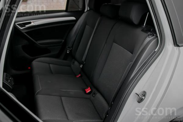 Белый Фольксваген Гольф 2019 в Тукумс, объемом двигателя 1.60 л и пробегом 217 тыс. км за 8500 €, фото 6 на AUTOMOTO.COM.LV