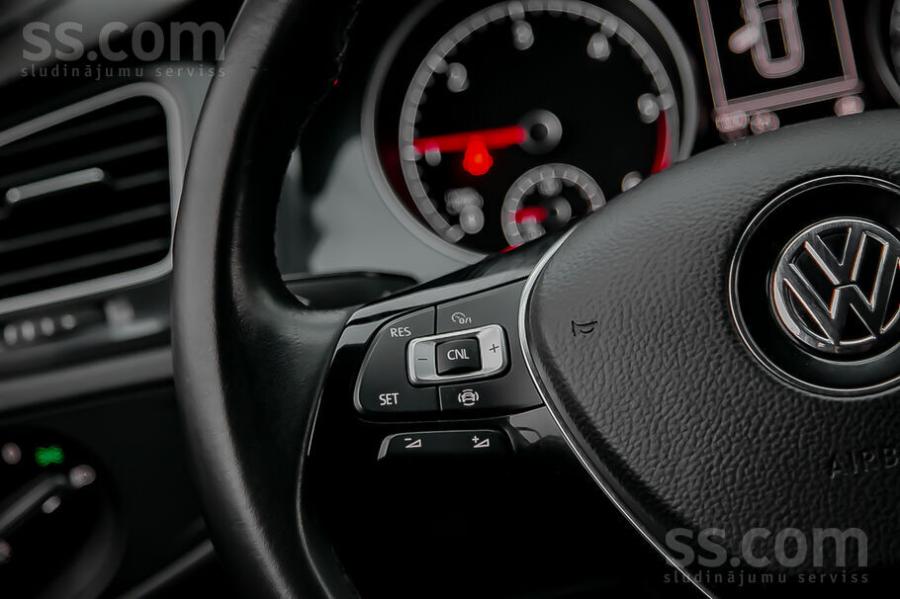 Balts Volkswagen Golf 2019 Tukums, ar dzinēja tilpumu 1.60 L un nobraukumu 220 tūkst. km par 8000 €, foto 14 vietnē AUTOMOTO.COM.LV