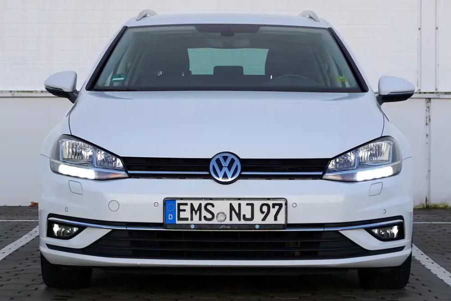 Balts Volkswagen Golf 2019 Rīga, ar dzinēja tilpumu 1.60 L un nobraukumu 279 tūkst. km par 7500 €, foto 4 vietnē AUTOMOTO.COM.LV