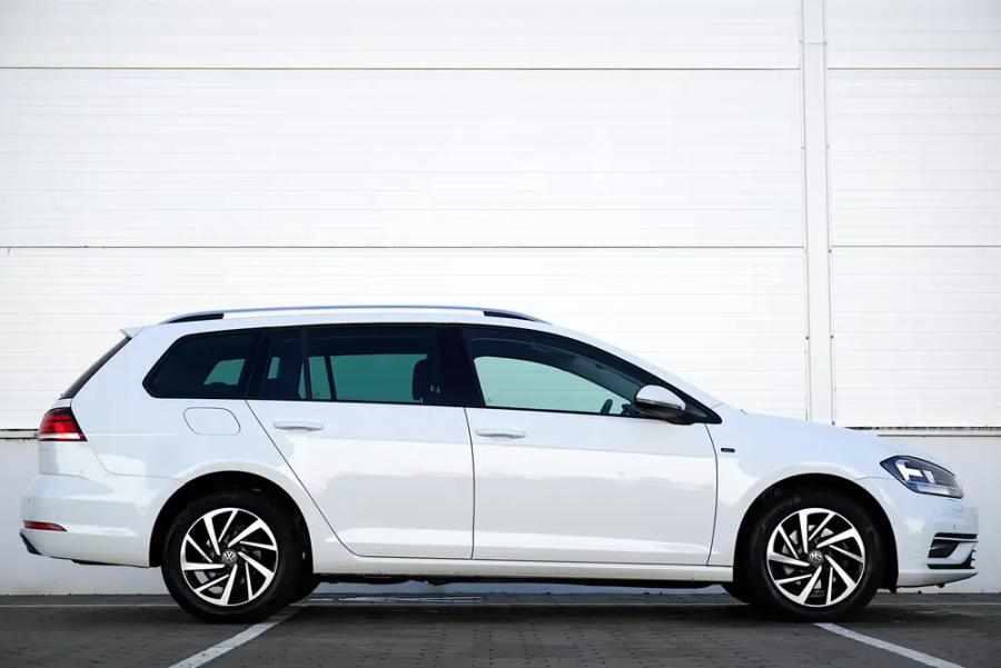 Balts Volkswagen Golf 2019 Rīga, ar dzinēja tilpumu 1.60 L un nobraukumu 279 tūkst. km par 7500 €, foto 13 vietnē AUTOMOTO.COM.LV