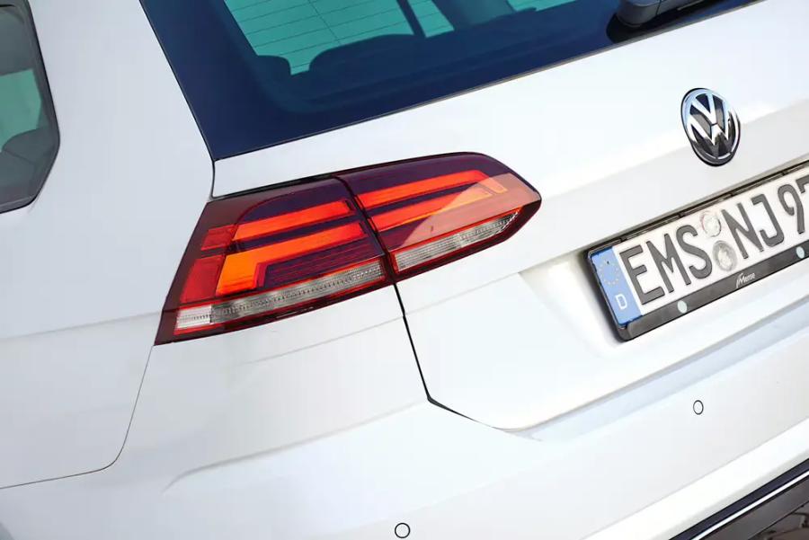 Balts Volkswagen Golf 2019 Rīga, ar dzinēja tilpumu 1.60 L un nobraukumu 279 tūkst. km par 7500 €, foto 15 vietnē AUTOMOTO.COM.LV