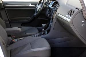 Balts Volkswagen Golf 2019 Rīga, ar dzinēja tilpumu 1.60 L un nobraukumu 279 tūkst. km par 7500 €, foto 16 vietnē AUTOMOTO.COM.LV