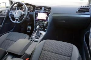 Balts Volkswagen Golf 2019 Rīga, ar dzinēja tilpumu 1.60 L un nobraukumu 279 tūkst. km par 7500 €, foto 17 vietnē AUTOMOTO.COM.LV
