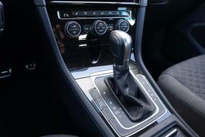 Balts Volkswagen Golf 2019 Rīga, ar dzinēja tilpumu 1.60 L un nobraukumu 279 tūkst. km par 7500 €, foto 27 vietnē AUTOMOTO.COM.LV