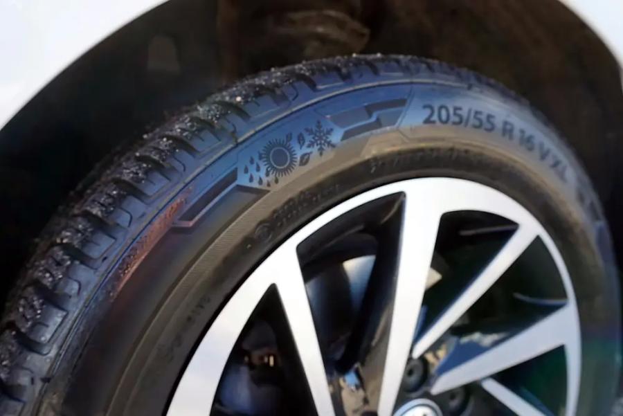 Balts Volkswagen Golf 2019 Rīga, ar dzinēja tilpumu 1.60 L un nobraukumu 279 tūkst. km par 7500 €, foto 33 vietnē AUTOMOTO.COM.LV