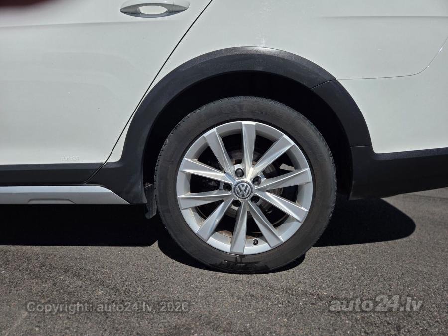 Balts Volkswagen Golf 2019 Tallina, ar dzinēja tilpumu 2.00 L un nobraukumu 180 tūkst. km par 16500 €, foto 9 vietnē AUTOMOTO.COM.LV