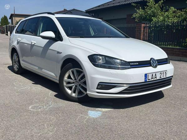 White Volkswagen Golf 2019 in Panevezys, with an engine capacity of 1.50 L and mileage of 166 thousand km for 9250 €, photo 1 on AUTOMOTO.COM.LV