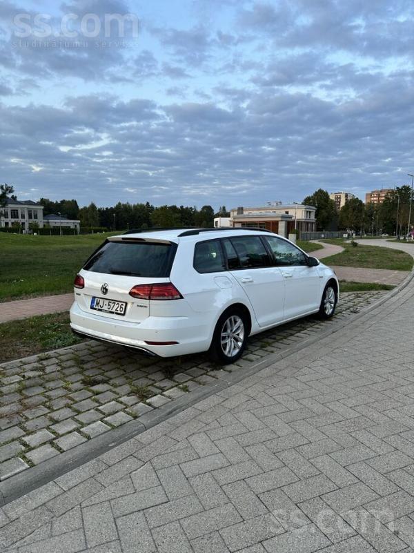 White Volkswagen Golf 2019 in Riga, with an engine capacity of 1.50 L and mileage of 65 thousand km for 13500 €, photo 7 on AUTOMOTO.COM.LV
