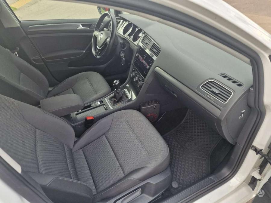 Balts Volkswagen Golf 2019 Kauņa, ar dzinēja tilpumu 1.50 L un nobraukumu 78 tūkst. km par 11300 €, foto 22 vietnē AUTOMOTO.COM.LV