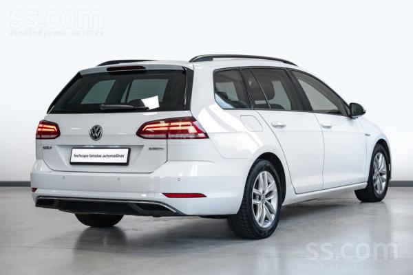 Volkswagen Golf 2019 in Riga on AUTOMOTO.COM.LV White Volkswagen Golf 2019 in Riga, with an engine capacity of 1.50 L and mileage of 69 thousand km for 13990 ā¬, photo 5 on AUTOMOTO.COM.LV