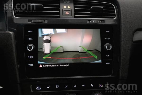 Volkswagen Golf 2019 in Riga on AUTOMOTO.COM.LV White Volkswagen Golf 2019 in Riga, with an engine capacity of 1.50 L and mileage of 69 thousand km for 13990 ā¬, photo 9 on AUTOMOTO.COM.LV