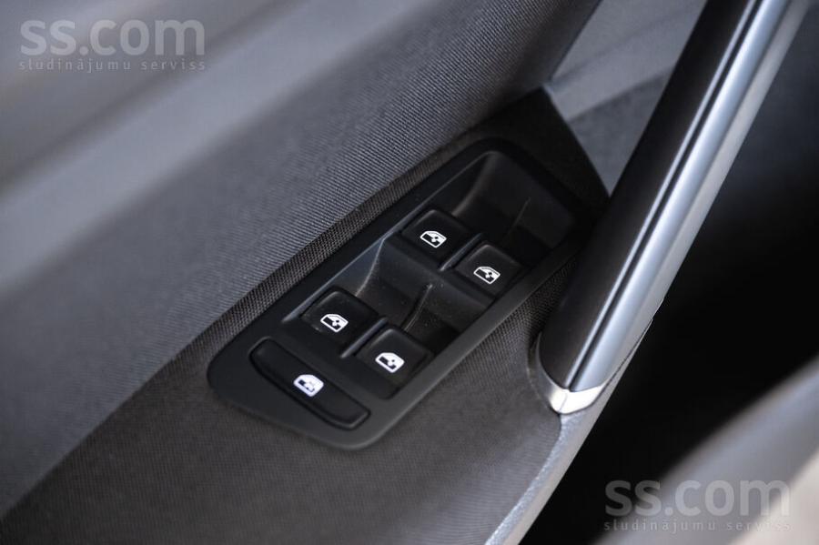 Balts Volkswagen Golf 2019 Rīga, ar dzinēja tilpumu 1.50 L un nobraukumu 69 tūkst. km par 13990 €, foto 17 vietnē AUTOMOTO.COM.LV