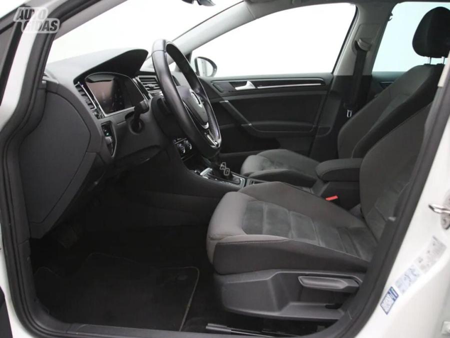 White Volkswagen Golf 2020 in Vilnius, with an engine capacity of 1.50 L and mileage of 178 thousand km for 13199 €, photo 5 on AUTOMOTO.COM.LV