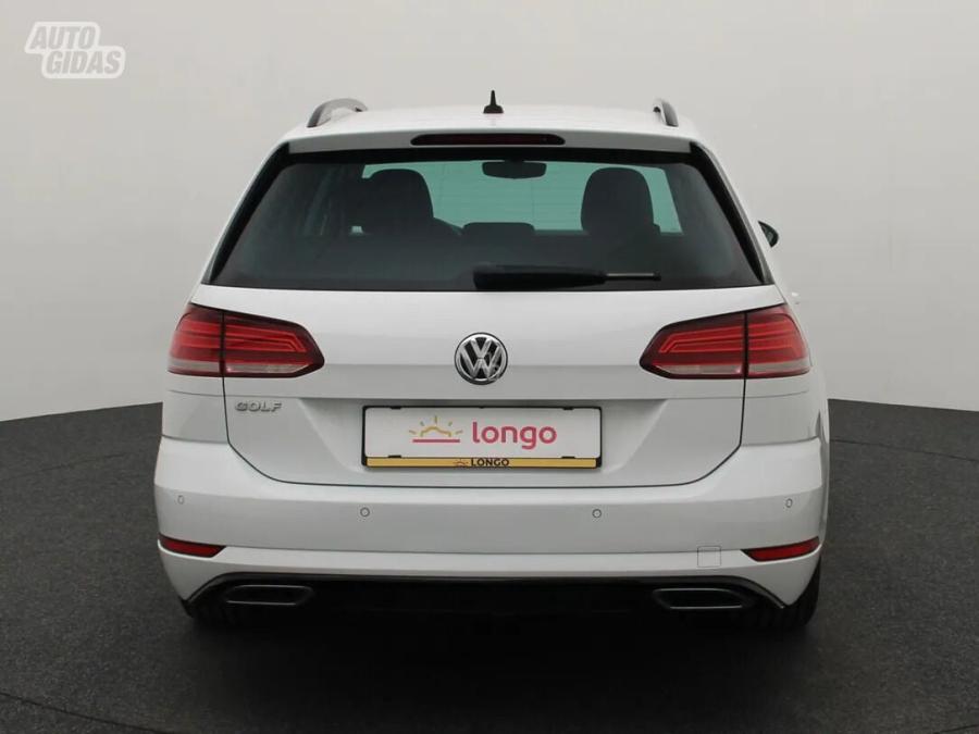 White Volkswagen Golf 2020 in Vilnius, with an engine capacity of 1.50 L and mileage of 178 thousand km for 13199 €, photo 6 on AUTOMOTO.COM.LV