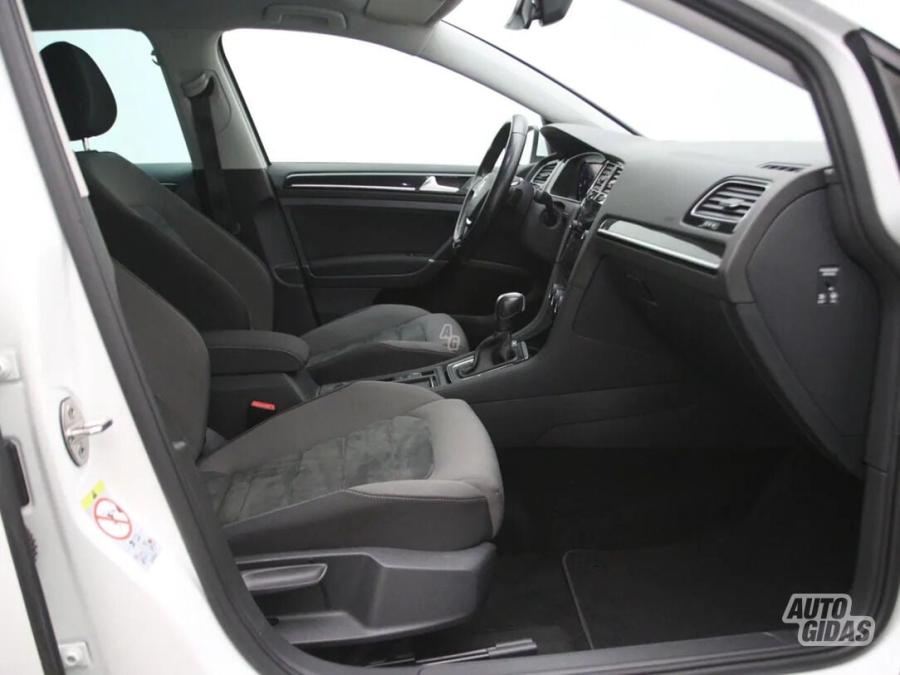 White Volkswagen Golf 2020 in Vilnius, with an engine capacity of 1.50 L and mileage of 178 thousand km for 13199 €, photo 15 on AUTOMOTO.COM.LV