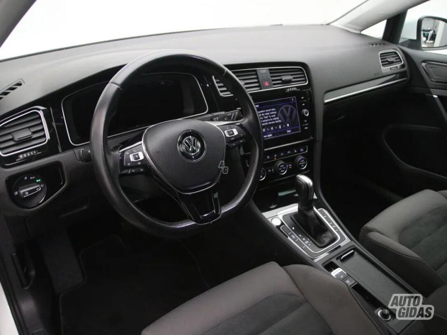 White Volkswagen Golf 2020 in Vilnius, with an engine capacity of 1.50 L and mileage of 178 thousand km for 13199 €, photo 17 on AUTOMOTO.COM.LV