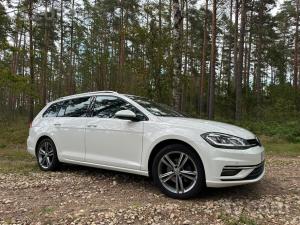White Volkswagen Golf 2020 in Riga, with an engine capacity of 2.00 L and mileage of 213 thousand km for 10550 €, photo 5 on AUTOMOTO.COM.LV