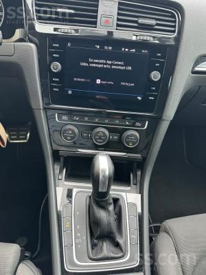 White Volkswagen Golf 2020 in Riga, with an engine capacity of 2.00 L and mileage of 213 thousand km for 10550 €, photo 10 on AUTOMOTO.COM.LV
