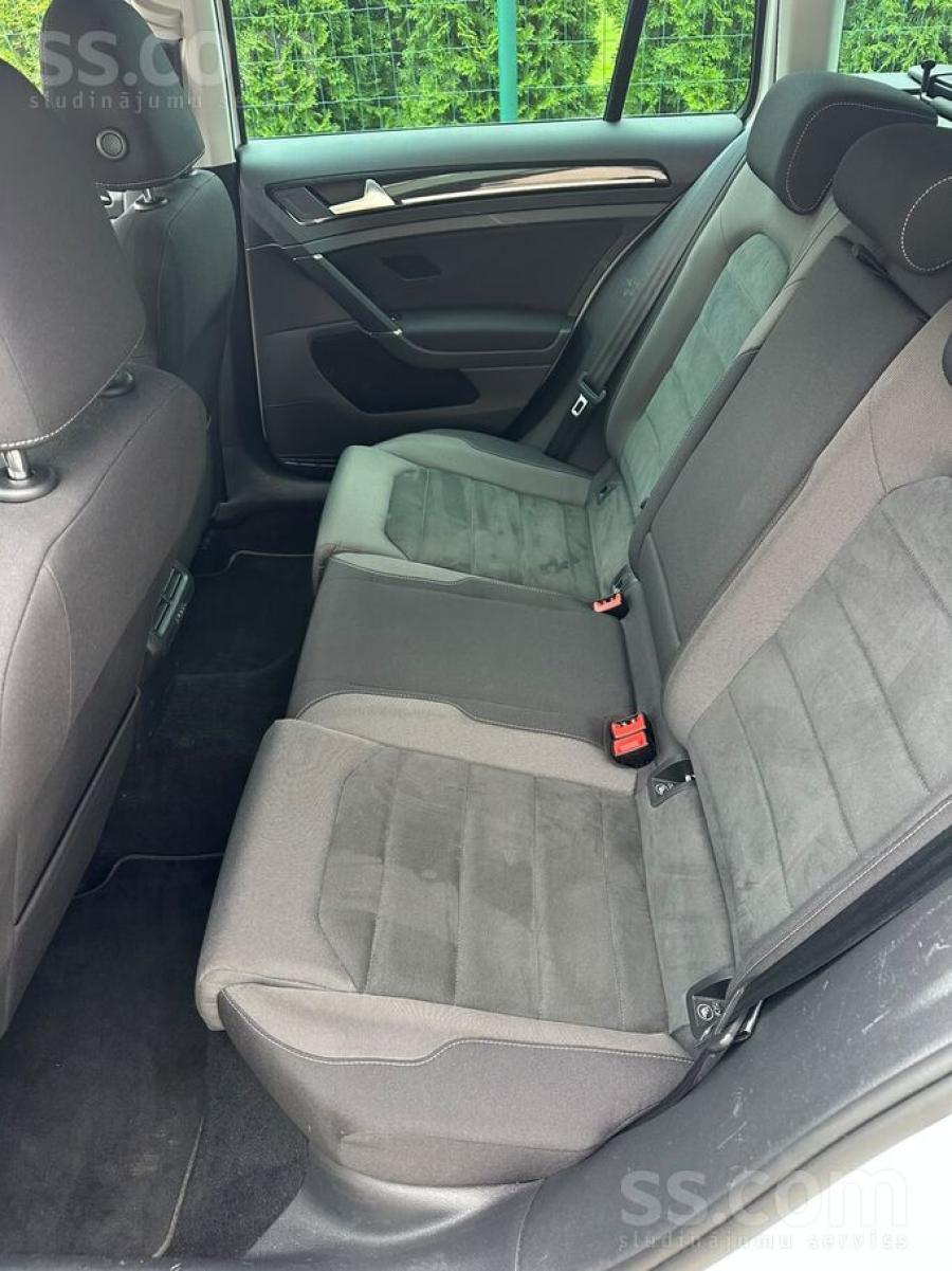 White Volkswagen Golf 2020 in Riga, with an engine capacity of 2.00 L and mileage of 213 thousand km for 10550 €, photo 11 on AUTOMOTO.COM.LV