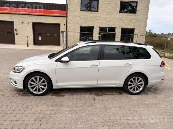 White Volkswagen Golf 2020 in Riga, with an engine capacity of 1.50 L and mileage of 80 thousand km for 16000 €, photo 3 on AUTOMOTO.COM.LV