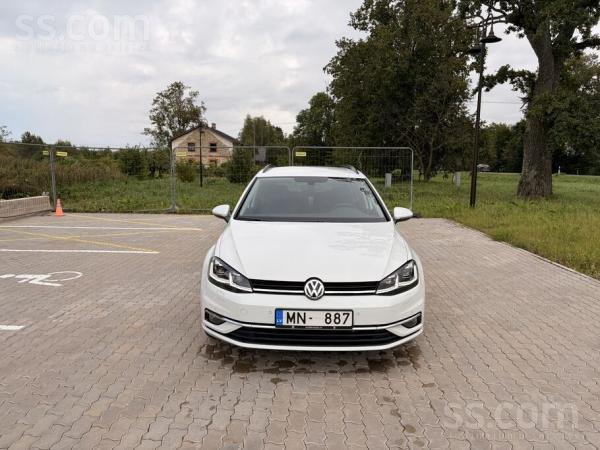 White Volkswagen Golf 2020 in Riga, with an engine capacity of 1.50 L and mileage of 80 thousand km for 16000 €, photo 8 on AUTOMOTO.COM.LV