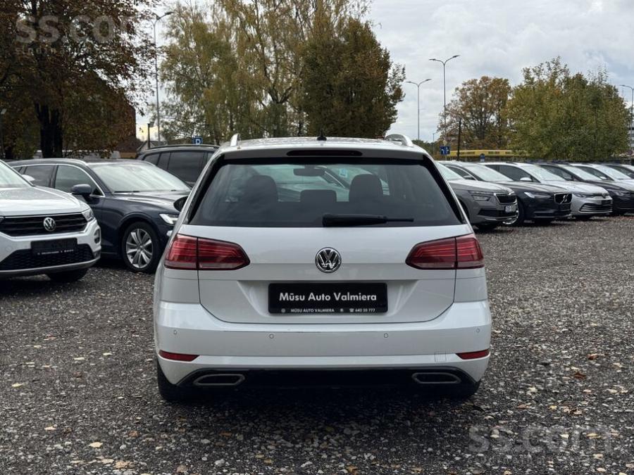 White Volkswagen Golf 2020 in Valmiera, with an engine capacity of 2.00 L and mileage of 234 thousand km for 11500 €, photo 6 on AUTOMOTO.COM.LV